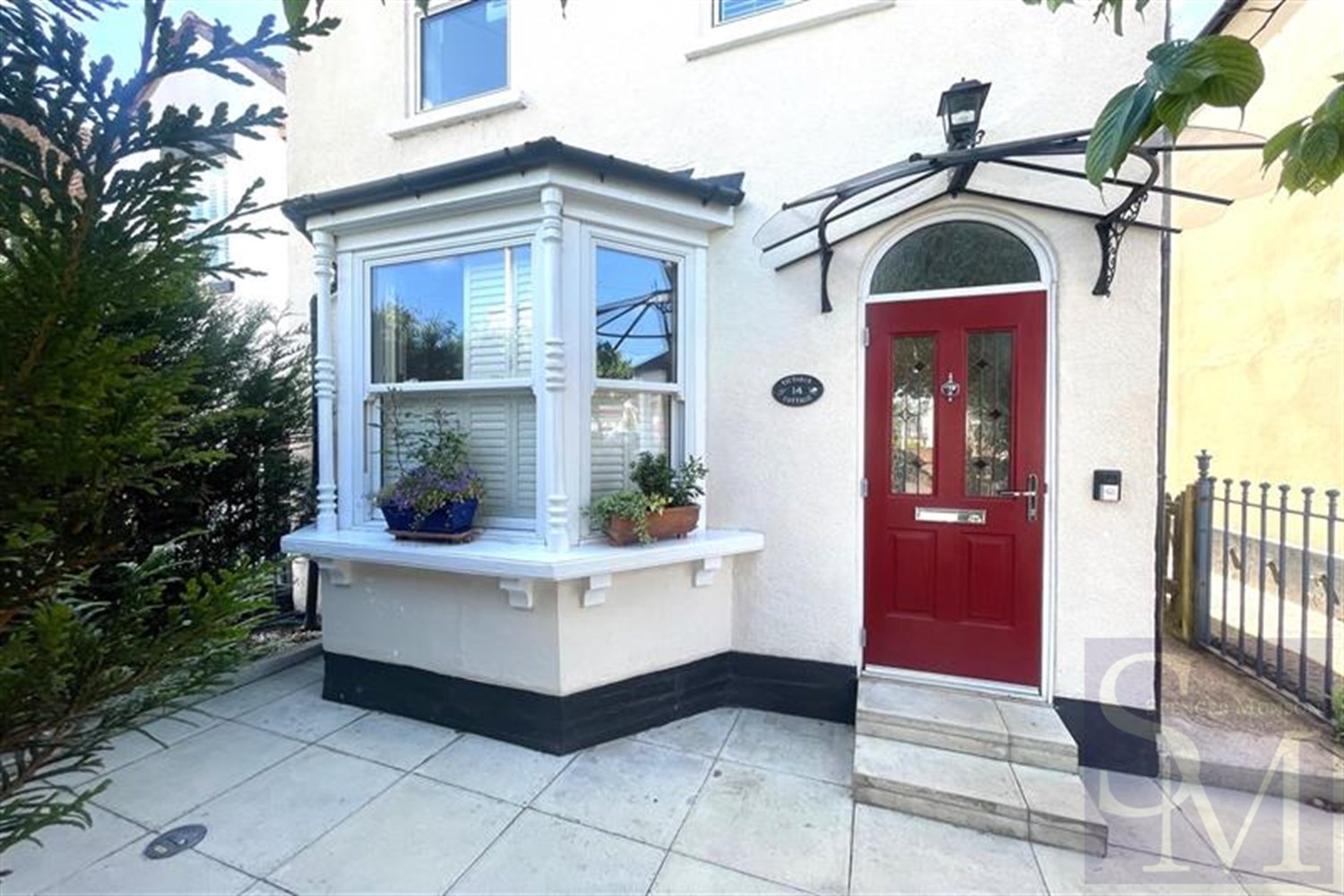 Victoria Road, London, E18 - Spencer Munson Property Services