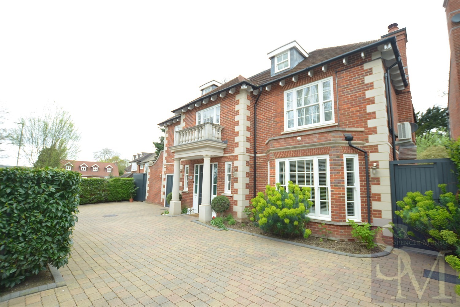 Lingmere Close, Chigwell, IG7. - Spencer Munson Property Services